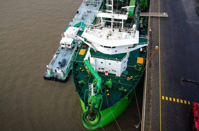 Primeur op Schelde: onderhoudsbaggerwerken op LNG - Made in