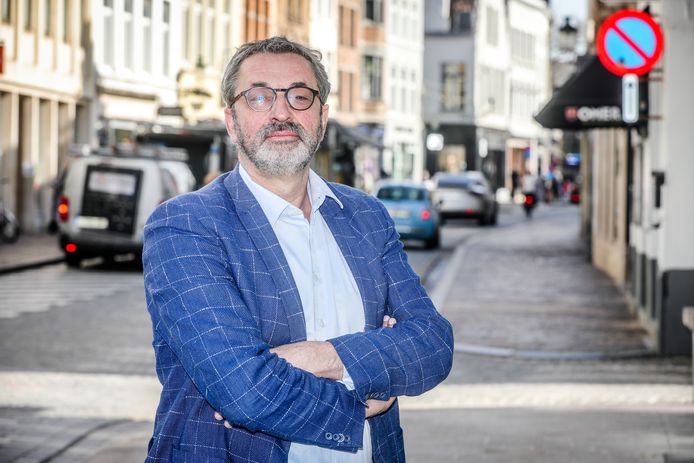 Dirk Vanhegen fleurt Internationale Dag van de Persvrijheid mee op ...