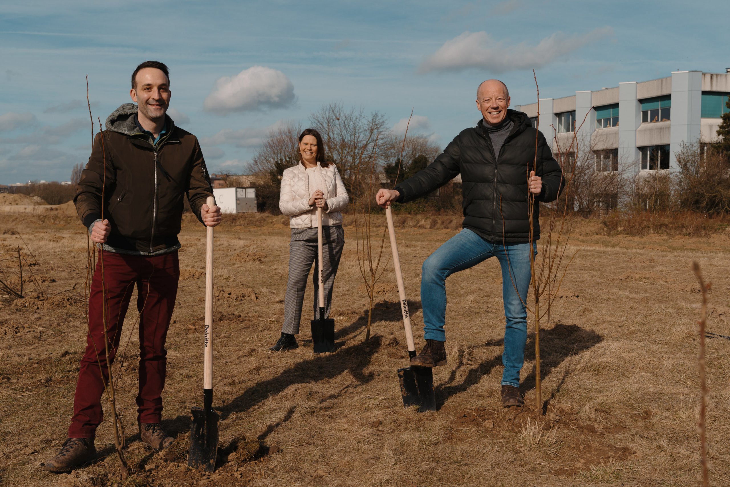 Deloitte-familie plant 5 voetbalvelden aan - Made in
