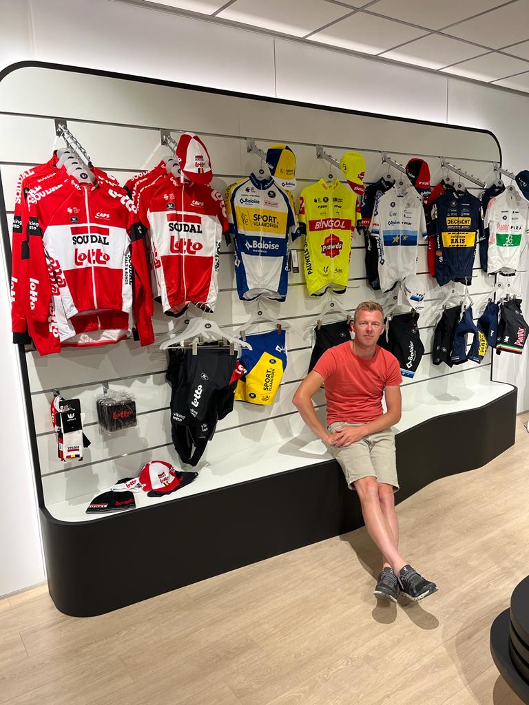 Ex-wielrenner Dieter Vanthourenhout gaat in zee met het retailconcept ...