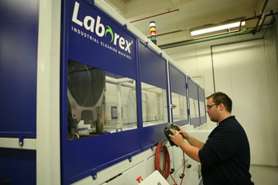 Laborex ontwikkelt nieuwe technologie voor reinigingsmachines - Made in