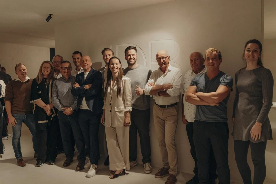 Derde generatie familie De Backer geeft zaak in open haarden een update ...