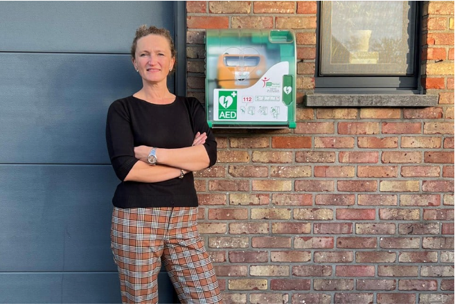 Subsidies overhalen weer twee Duffelse ondernemers om AED-toestel te ...