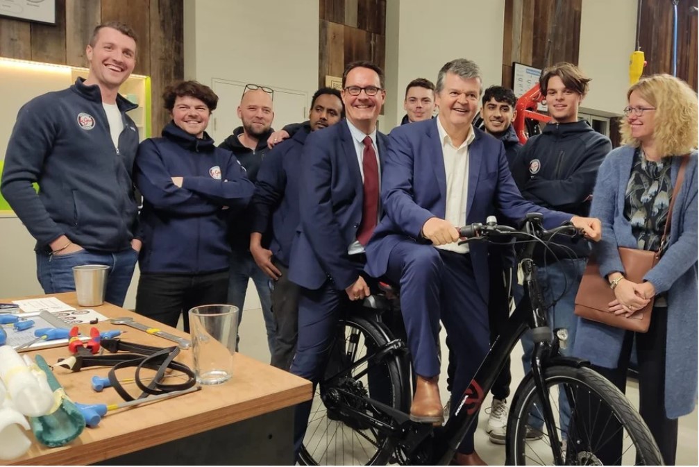 Minister Somers (Open Vld) bezoekt sociaal werkproject van ...