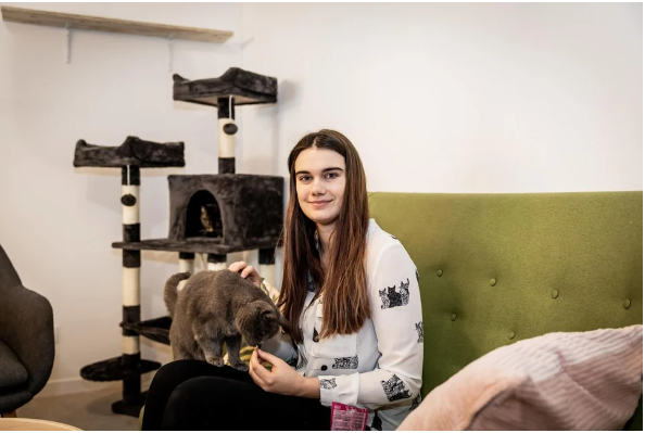 Axelle opent eerste kattencafé van Mechelen - Made in
