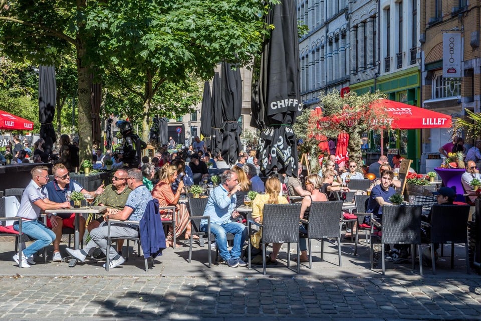 Antwerpse horeca groeit, maar aantal cafés neemt wel af: “Langere openingstijden en stijgende ...