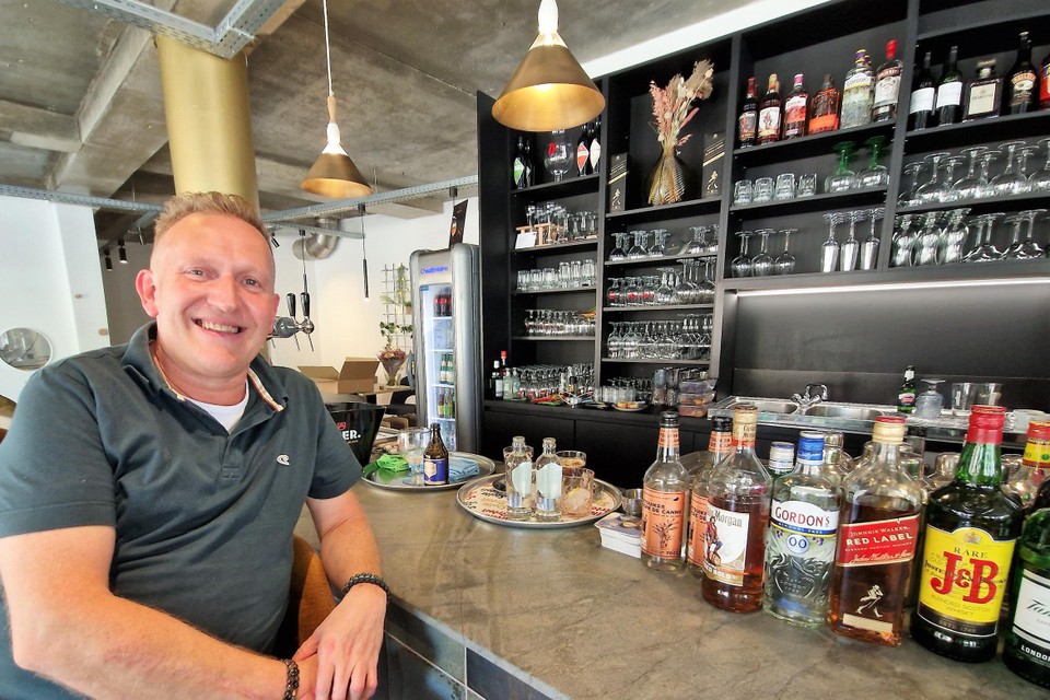 Nieuwe bar zwaait de deuren open: “Aan de toog een pintje bestellen, of ...