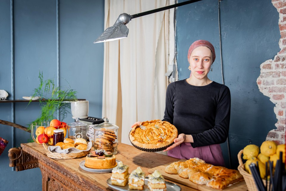 Studente Emily (24) opent pop-up in haar garage: “De buren kenden ...