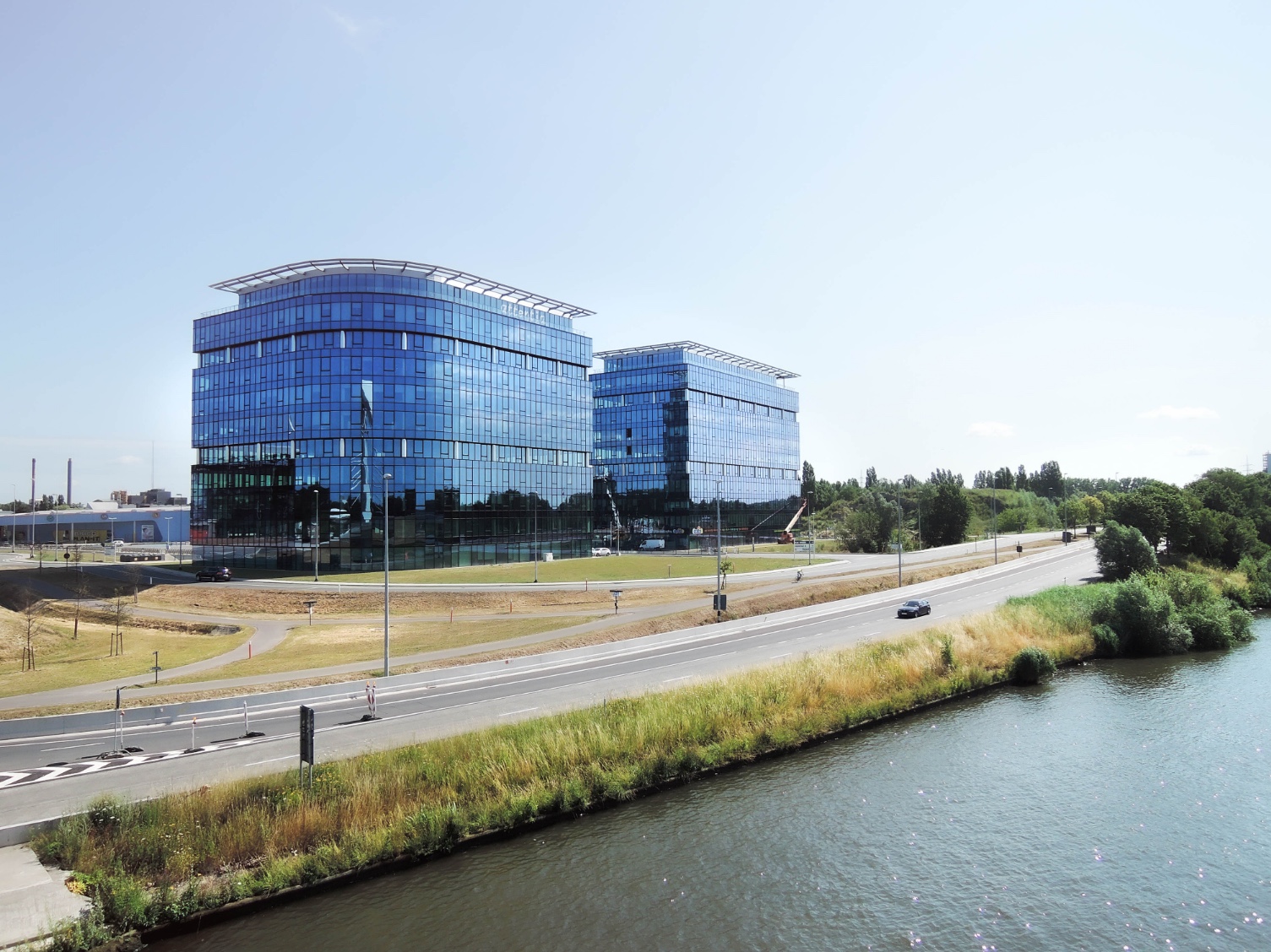 Ghelamco verkoopt Gentse Blue Twin Towers aan Limburgse fonds Reactr ...