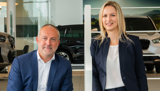 BMW & Mini Patrick Smets verwelkomt Axelle Juliens aan boord van fleet ...