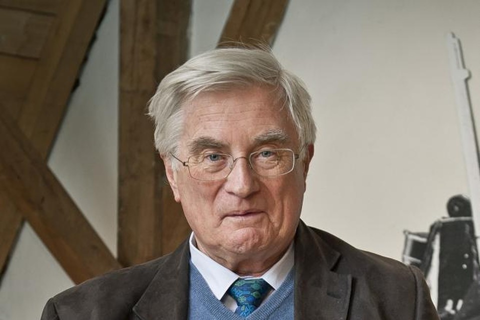 Luc Glorieux (Busworld) krijgt 'Durver en doener'- trofee van Unizo ...