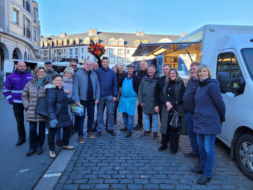 Marktkramers in Wemmel nemen afscheid van marktleider Philemon - Made in