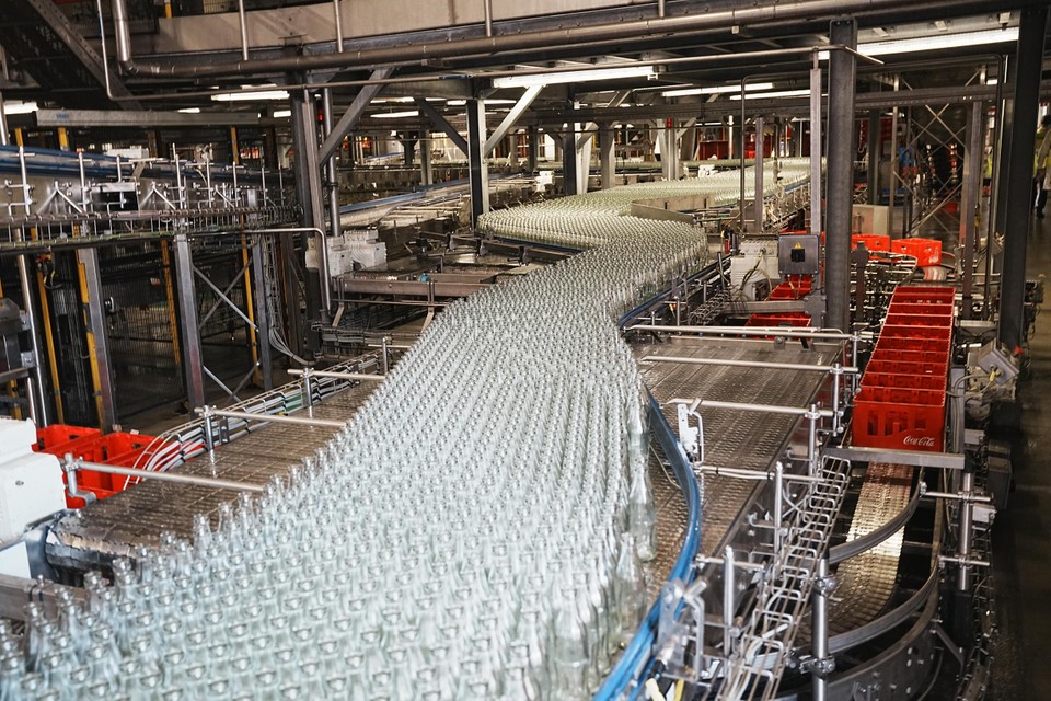 Genoeg frisdrank voor één miljard blikjes per jaar: Coca-Cola ...