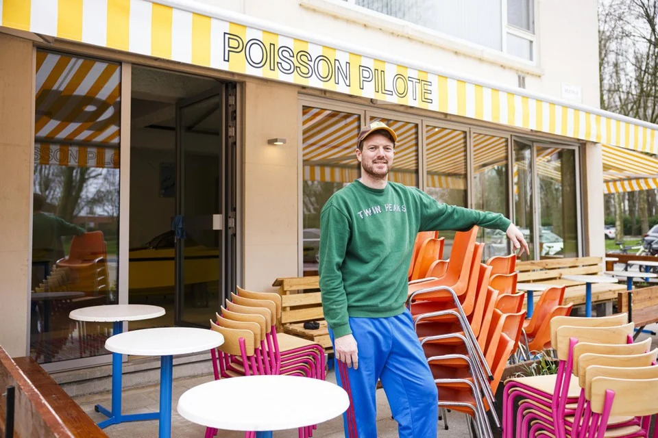 Fleurige fietsbar met koffie en apero Poisson Pilote opent op ...