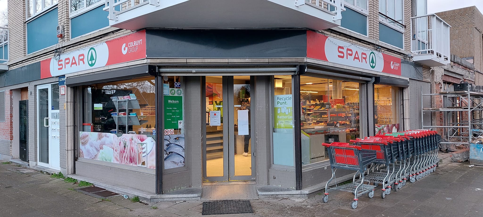 Spar-winkel op Linkeroever opent opnieuw de deuren na grondige ...