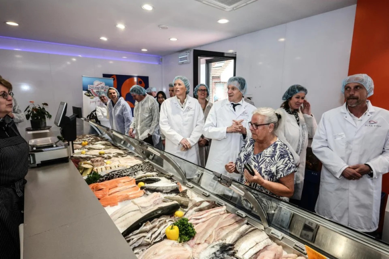 Alfa Fish opent nieuwbouw van 1.500 vierkante meter: “We willen de grootste visverwerker van ...