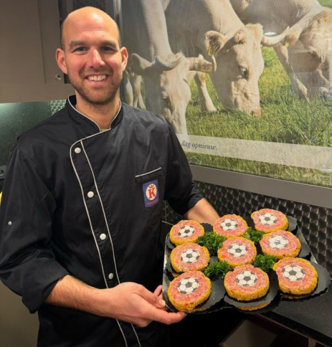 EK-burger van Keurslager Van Gijsel wakkert voetbalkoorts aan: “Ook EK ...