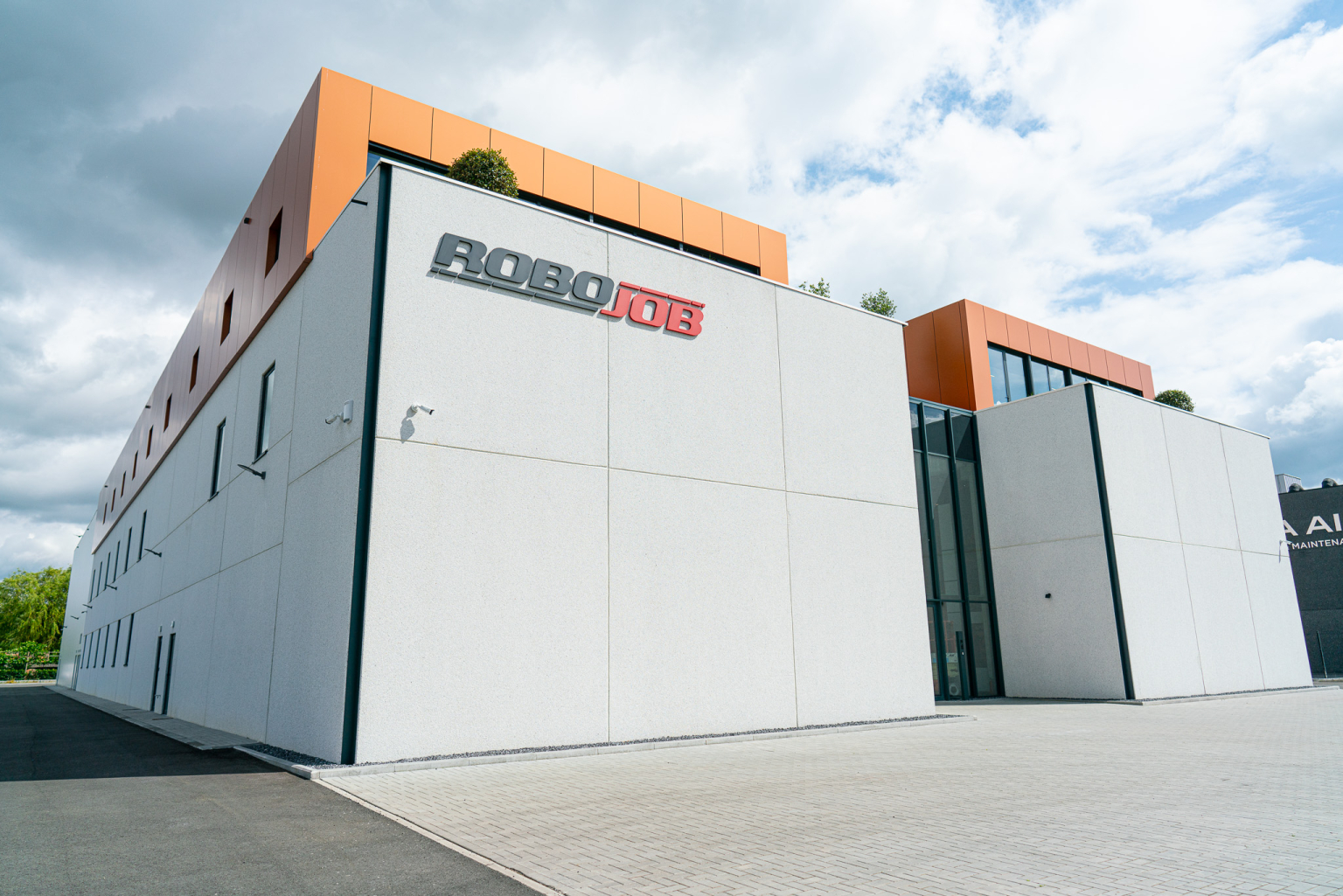 RoboJob onthult innovatieve 'Wall' op feestelijke opening van nieuw ...