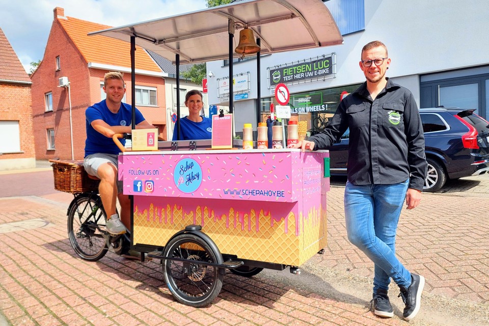 Jonge ijsventer van Schep Ahoy vaart uit met coole e-ijsbakfiets - Made in