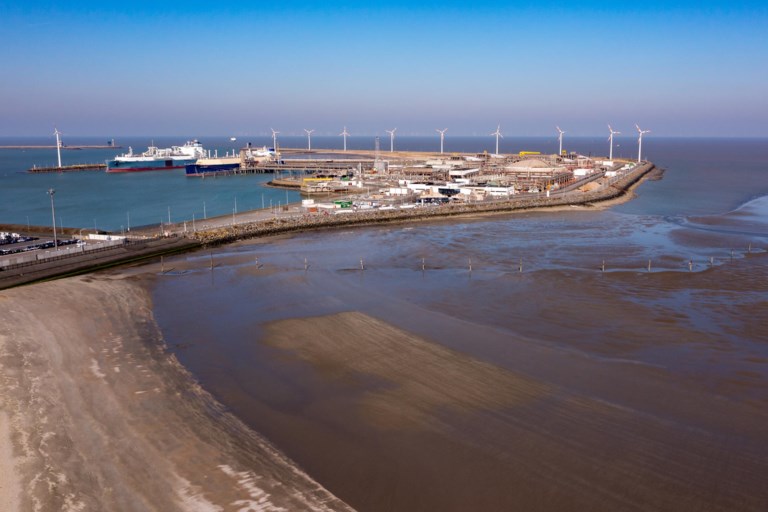 Chinese bouwer van e-trucks Windrose plant grote assemblagefabriek in ...