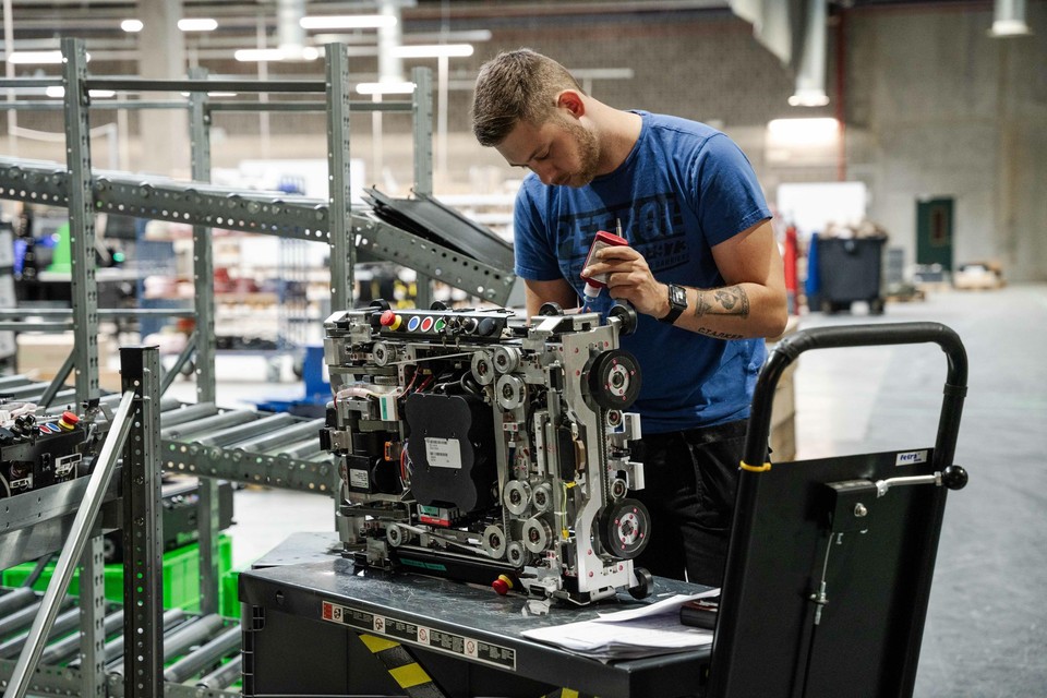 De magazijnier van de toekomst loopt op Belgische wieltjes, dankzij ...