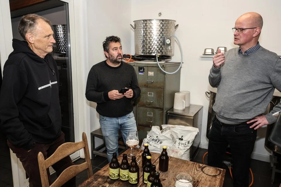 Artisanale Bierfabriek brouwt al 10 jaar: “Moeder Kee en Mont Noir zijn ...