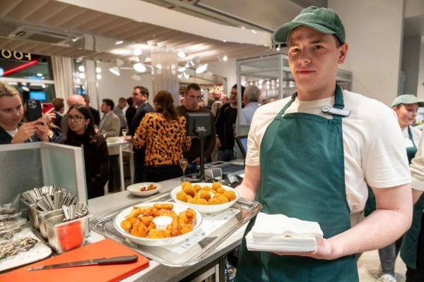 Eerste ‘Foodstation by Breakpoint’: benzine, lokale gerechten en EV ...