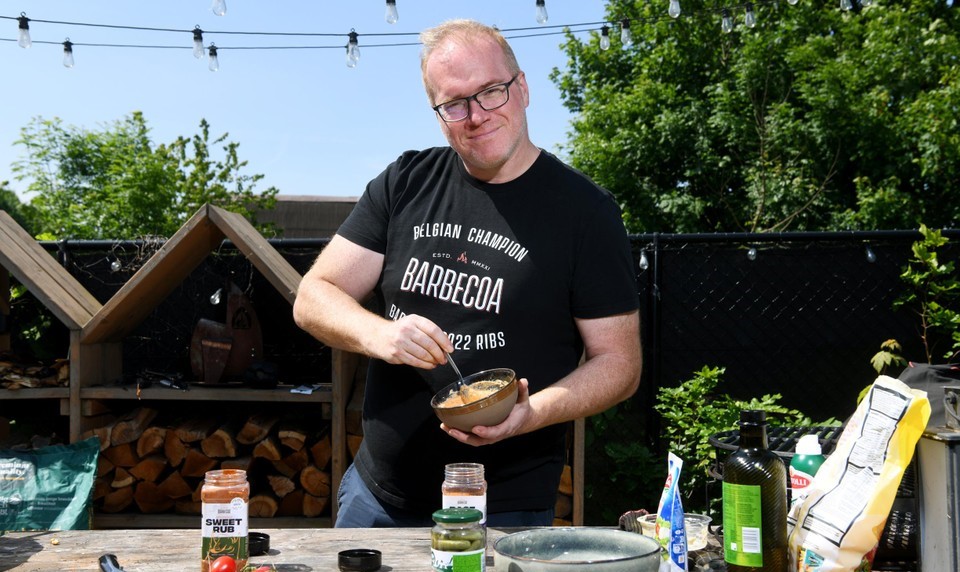 Van comedymanager tot barbecuekampioen: Tom Bertels vindt succes met ...