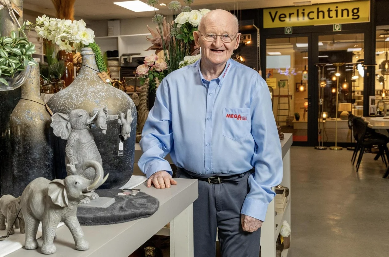 Winkelkoning Frans Vandeven, oprichter van Wooncentrum Van de Ven ...