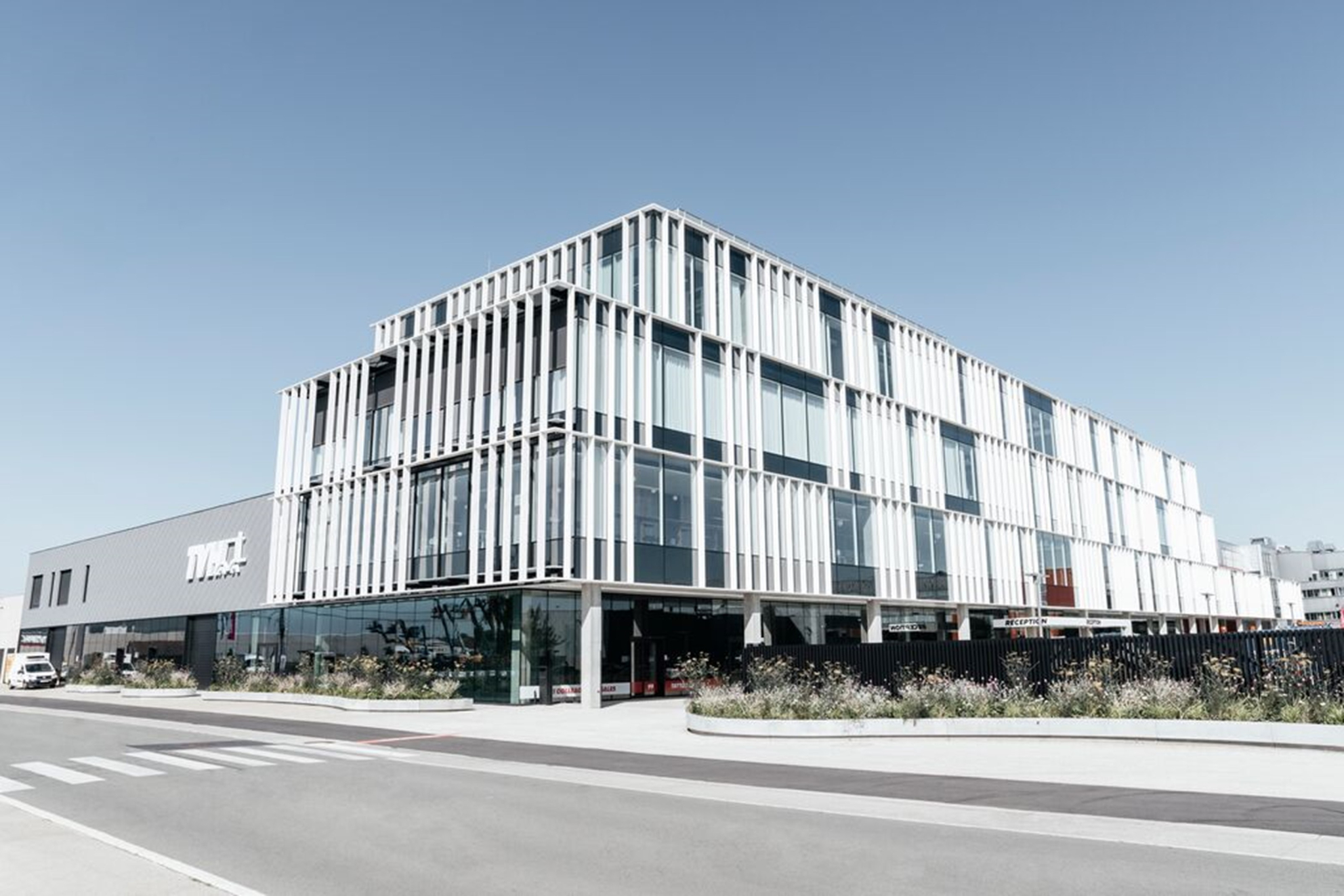 Prosafco (Roeselare) neemt Beroepskleding Landuyt (Moorslede) over ...