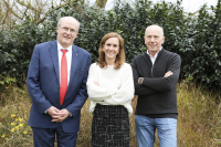 Dominiek De Clerck stopt zijn Waregemse CKV Bank in een nieuw pak en ...