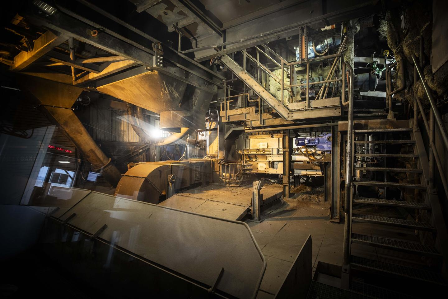 Op bezoek bij Umicore in Hoboken, waar de hele wereld zijn metalen laat ...