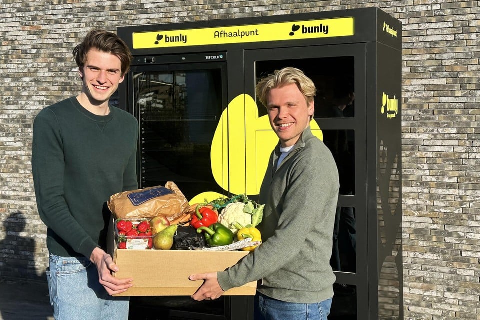 Dominiek De Clerck stopt zijn Waregemse CKV Bank in een nieuw pak en ...