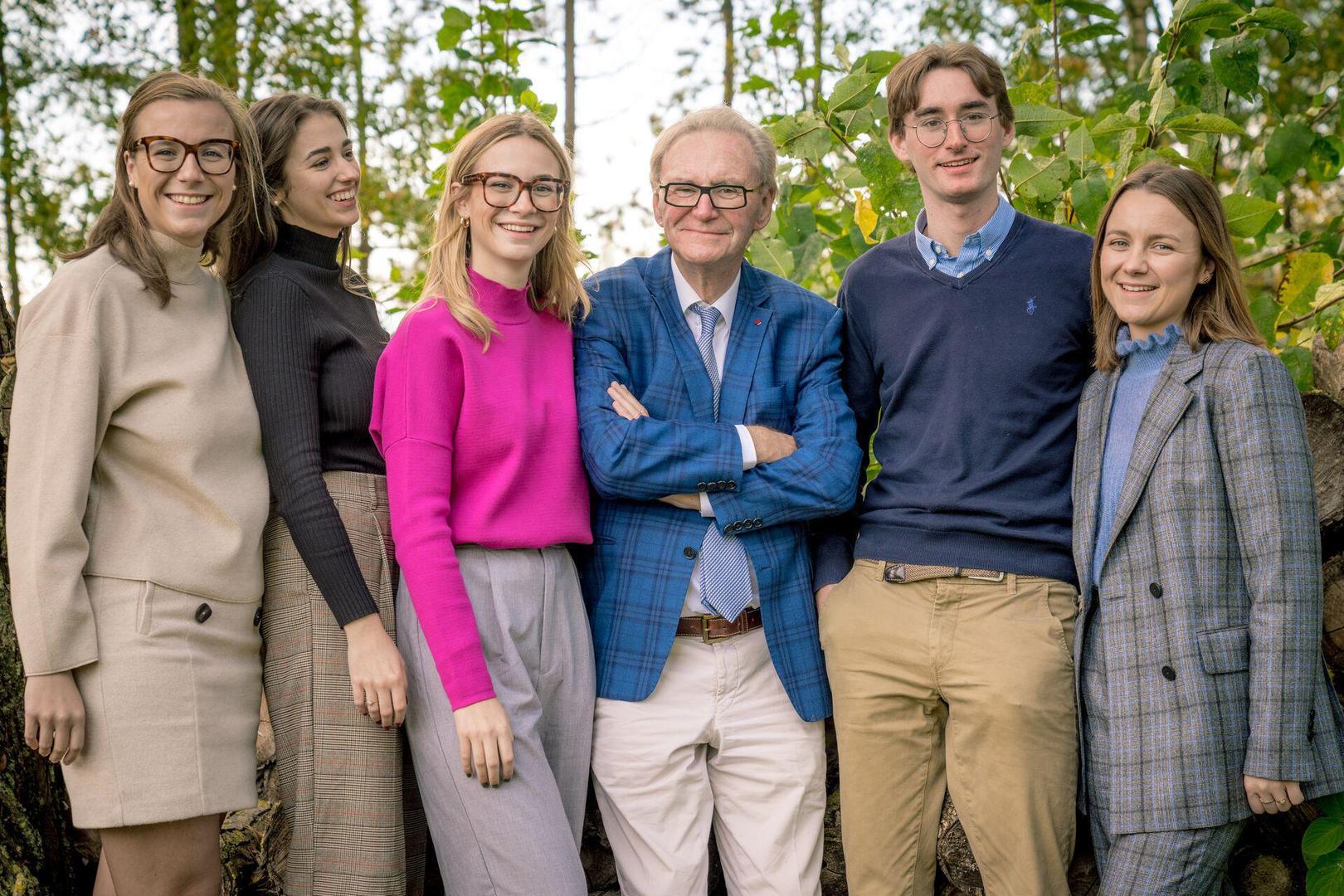 Hoe Willy Naessens al heel lang de opvolging van zijn familiebedrijf in ...