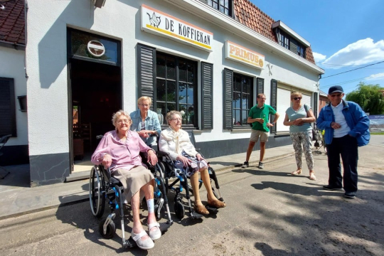 Bakker Toon (39) en Caroline (38) openen ontbijt- en lunchbar George ...
