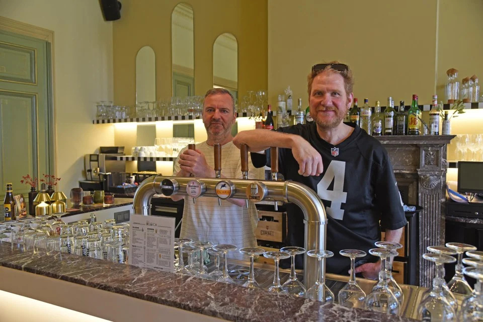 Dominique Van Malder wordt cafébaas, samen met jeugdvriend: “Het is de ...