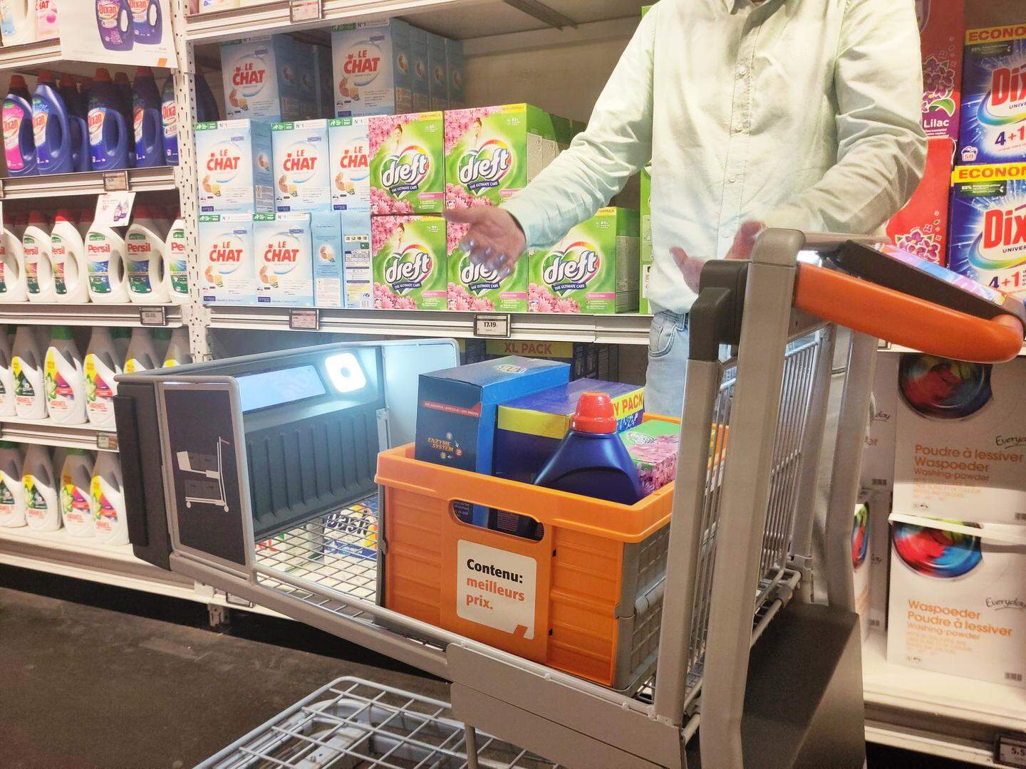 Primeur in België: Colruyt introduceert zelfscannende winkelkar in ...