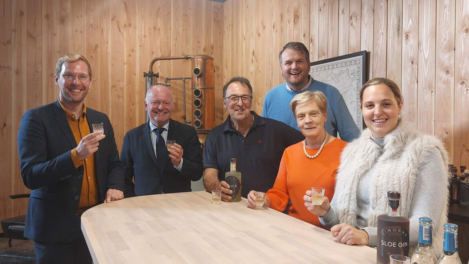 Bekroonde Stokerij Borrel verrast met nieuwe drank: “Geëxperimenteerd ...