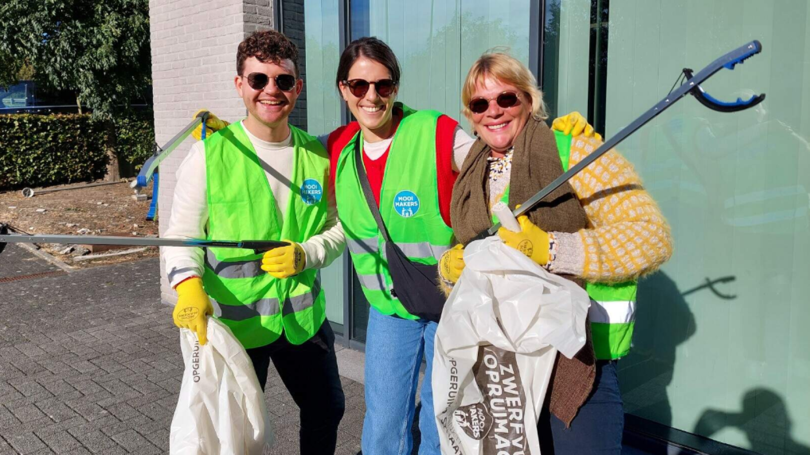 Werknemers ruimen zwerfvuil op bedrijventerrein Mechelen-Noord op: “Er ...