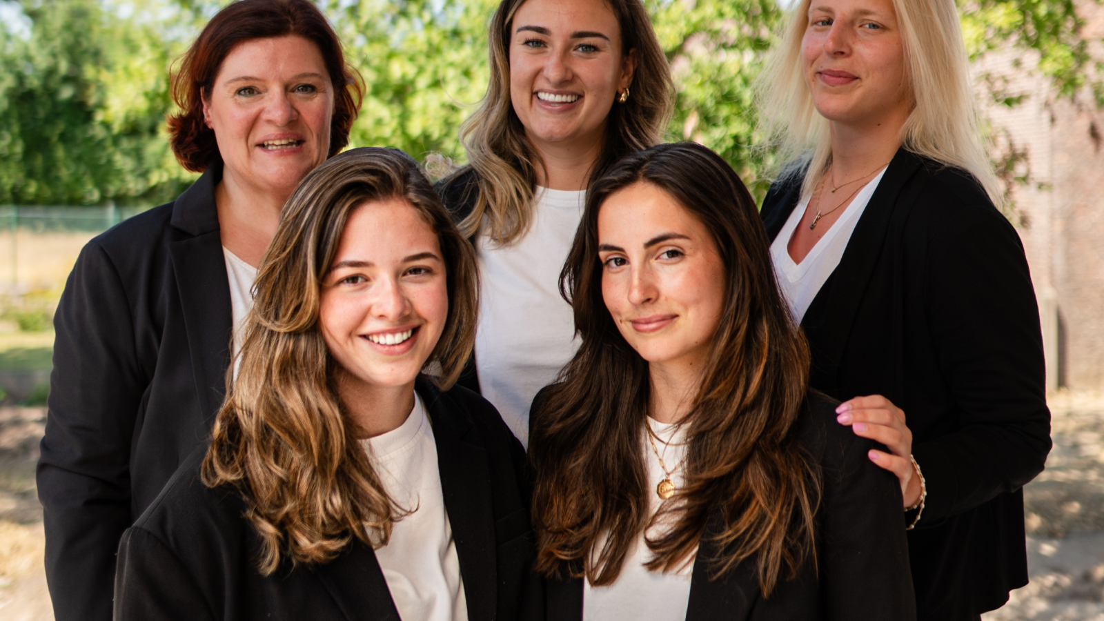 Elena (26) opent nieuw bewegings- en gezondheidscentrum: “Ons doel is om mensen te helpen ...