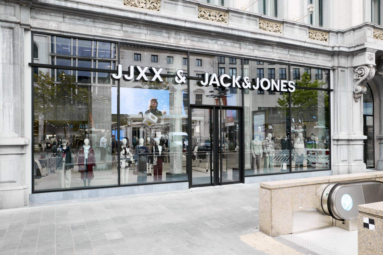 JYSK neemt winkelruimte en personeel van failliete Fun over en opent ...