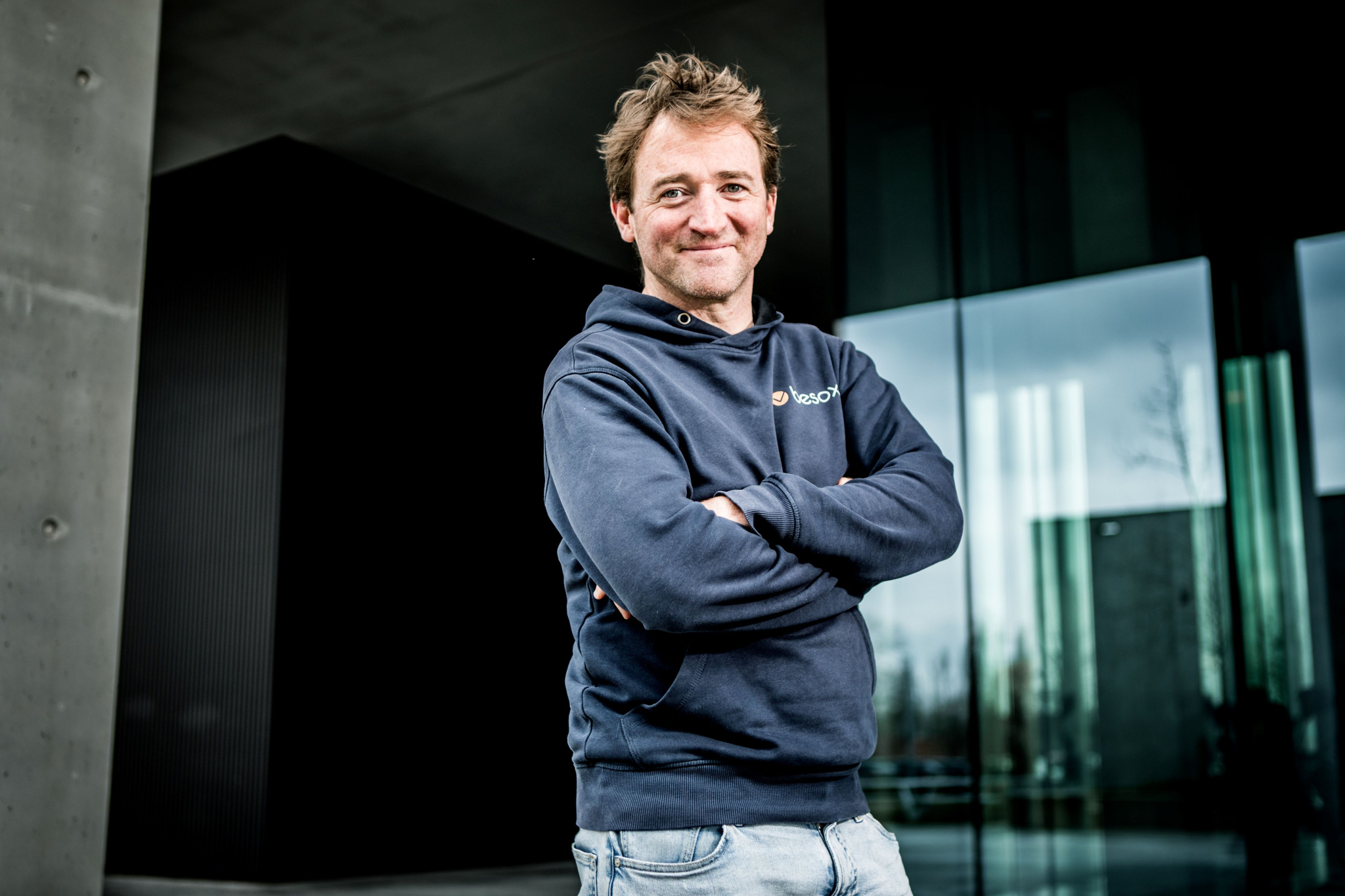 Dominiek De Clerck stopt zijn Waregemse CKV Bank in een nieuw pak en formuleert gezonde ...