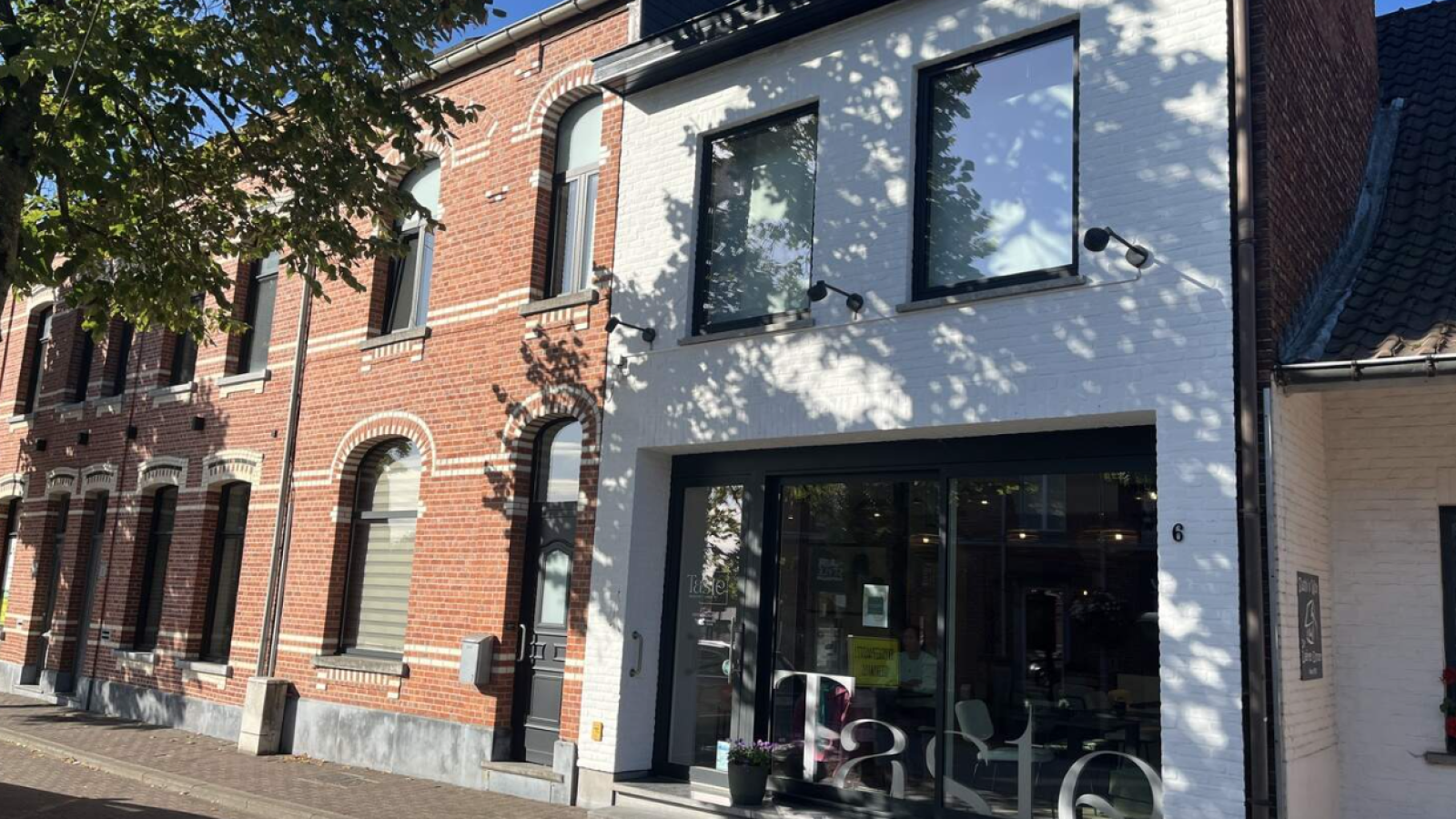 Zussen Lisa (23) en Lara (20) openen ontbijt- en brunchzaak Taste - Made in
