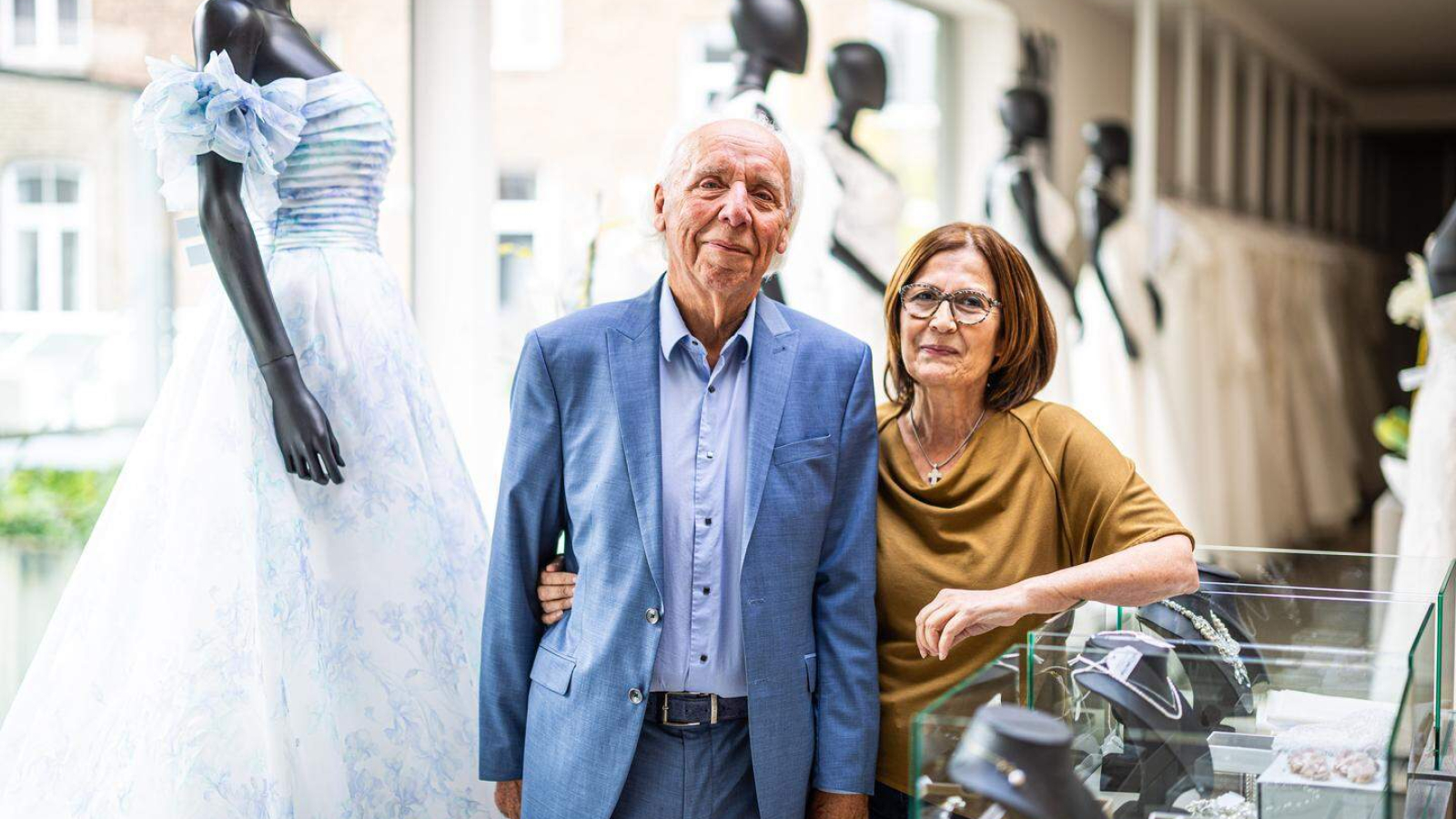 Door dementie doet Tuur de deuren dicht - Made in