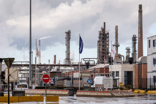 Minister Brouns hernieuwt omgevingsvergunning Johnson & Johnson Beerse ...
