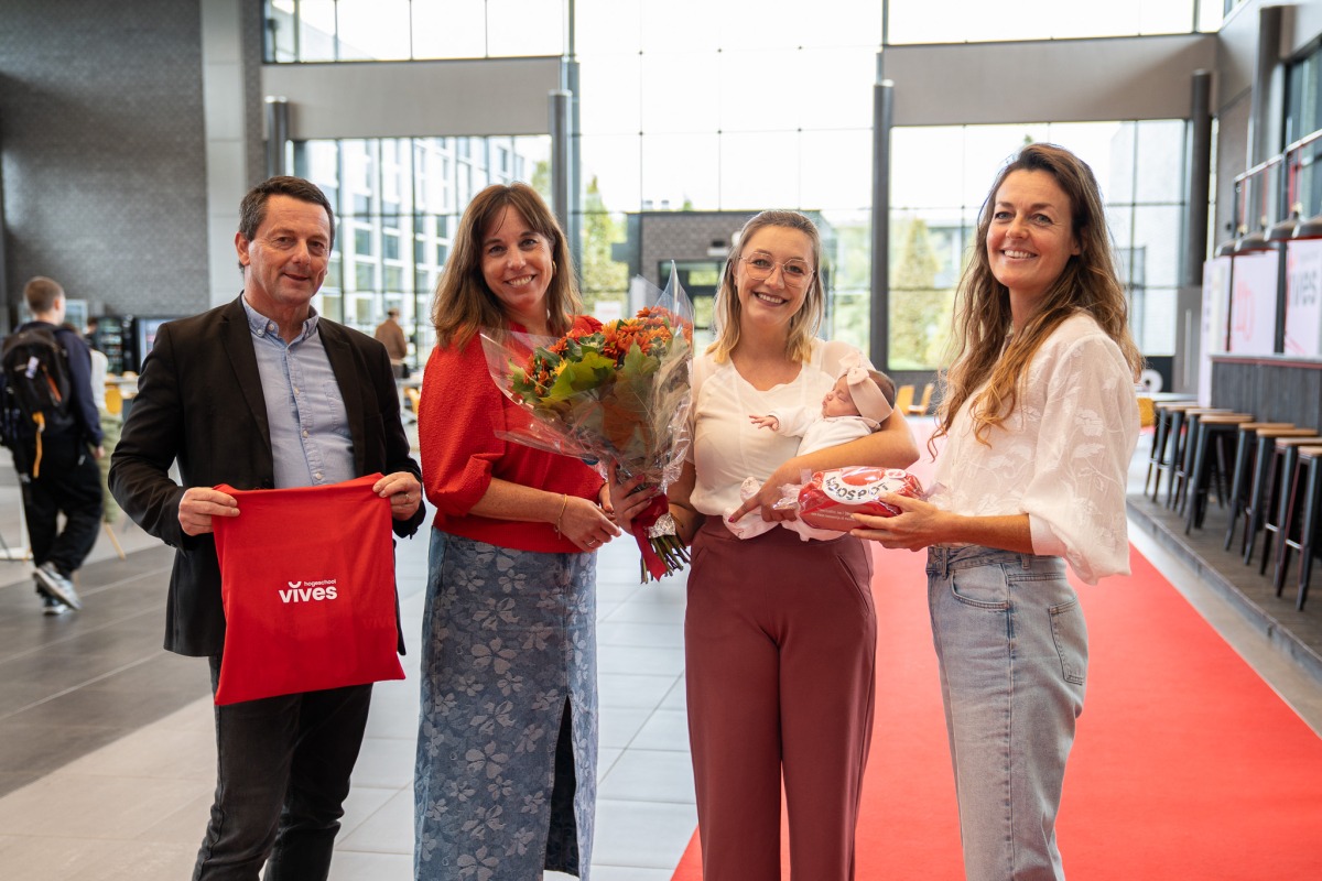 Dominiek De Clerck stopt zijn Waregemse CKV Bank in een nieuw pak en ...