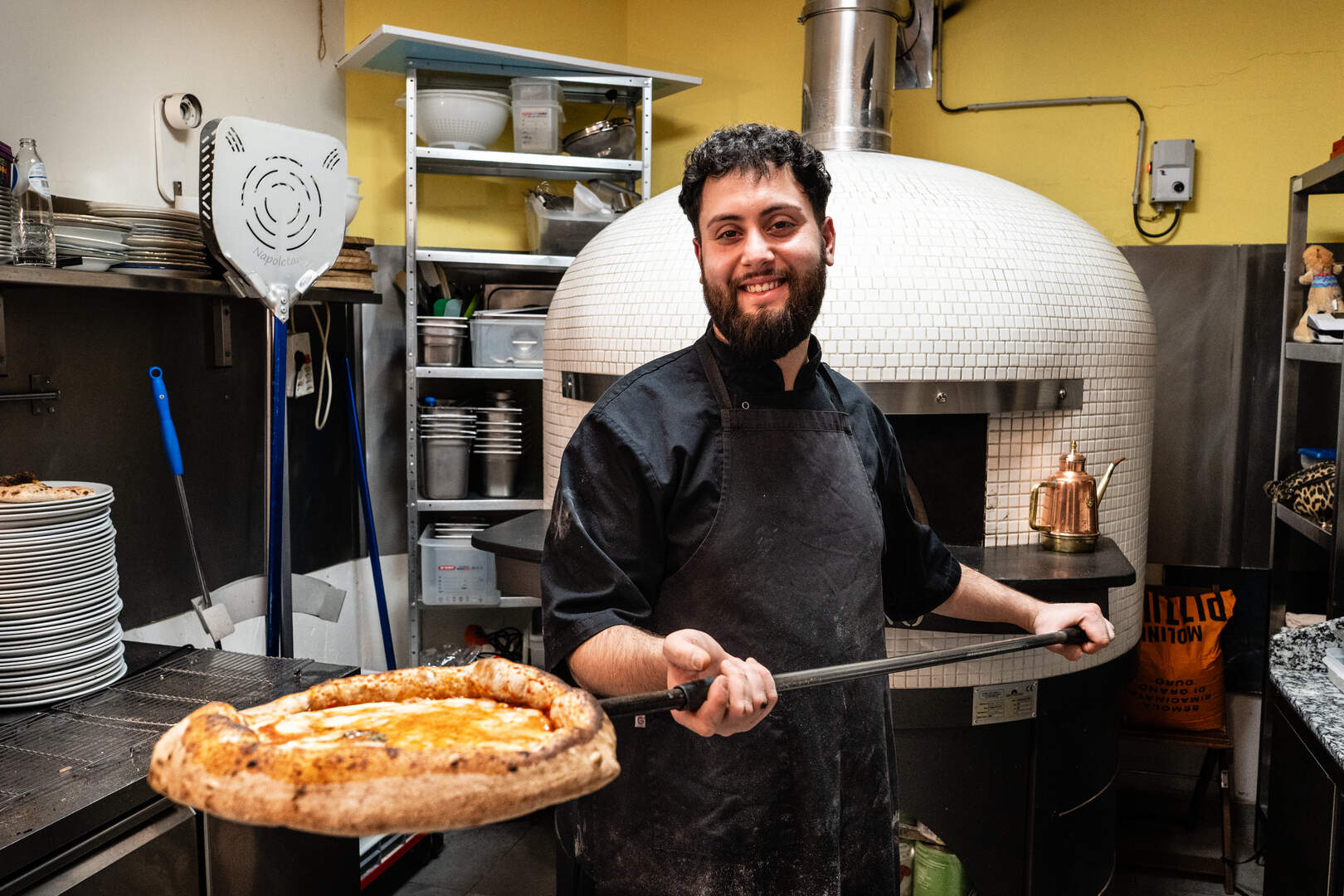 Beste pizzabakker van Europa baat een kleine pizzeria uit in Schaarbeek ...