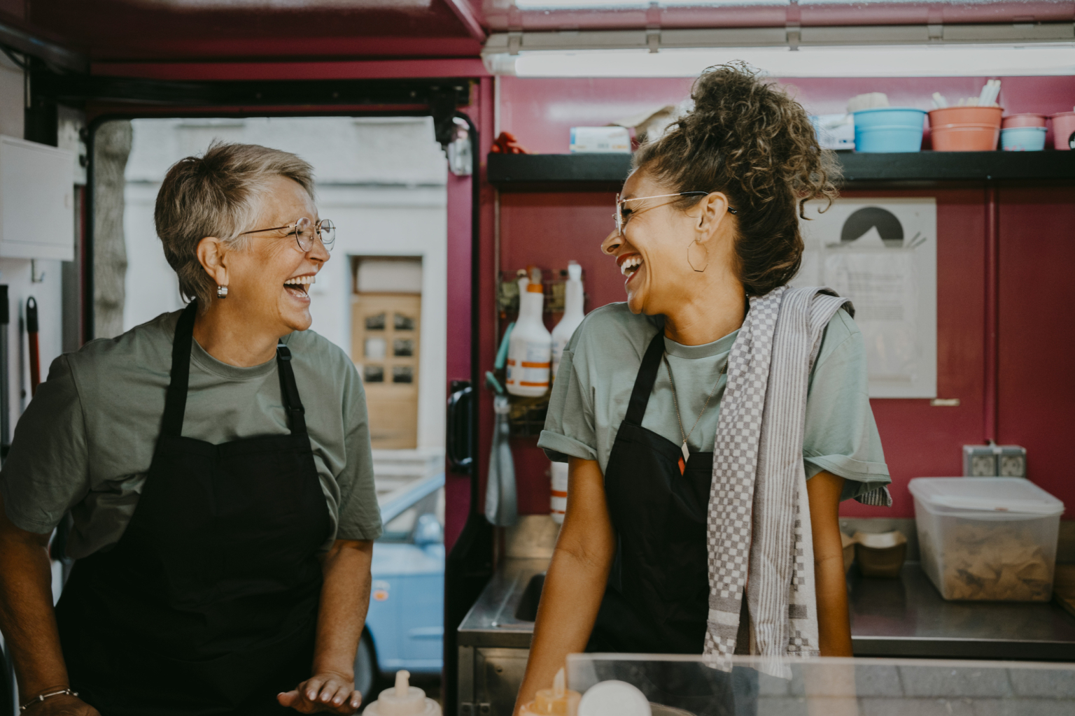 Twee expertises, één sterk geheel: Sign & Display en Logi Signs slaan ...
