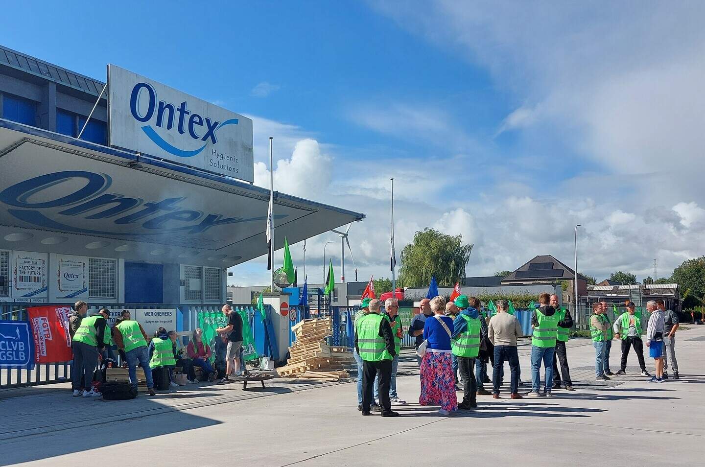 Eén jaar na de sluiting is twee derde van Ontex-medewerkers opnieuw aan ...
