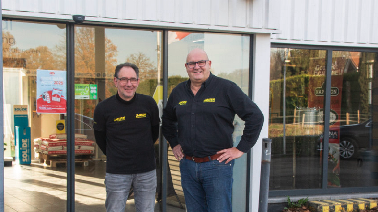 Jansen doet zelf deur van Jansen Doe Het Zelf dicht - Made in